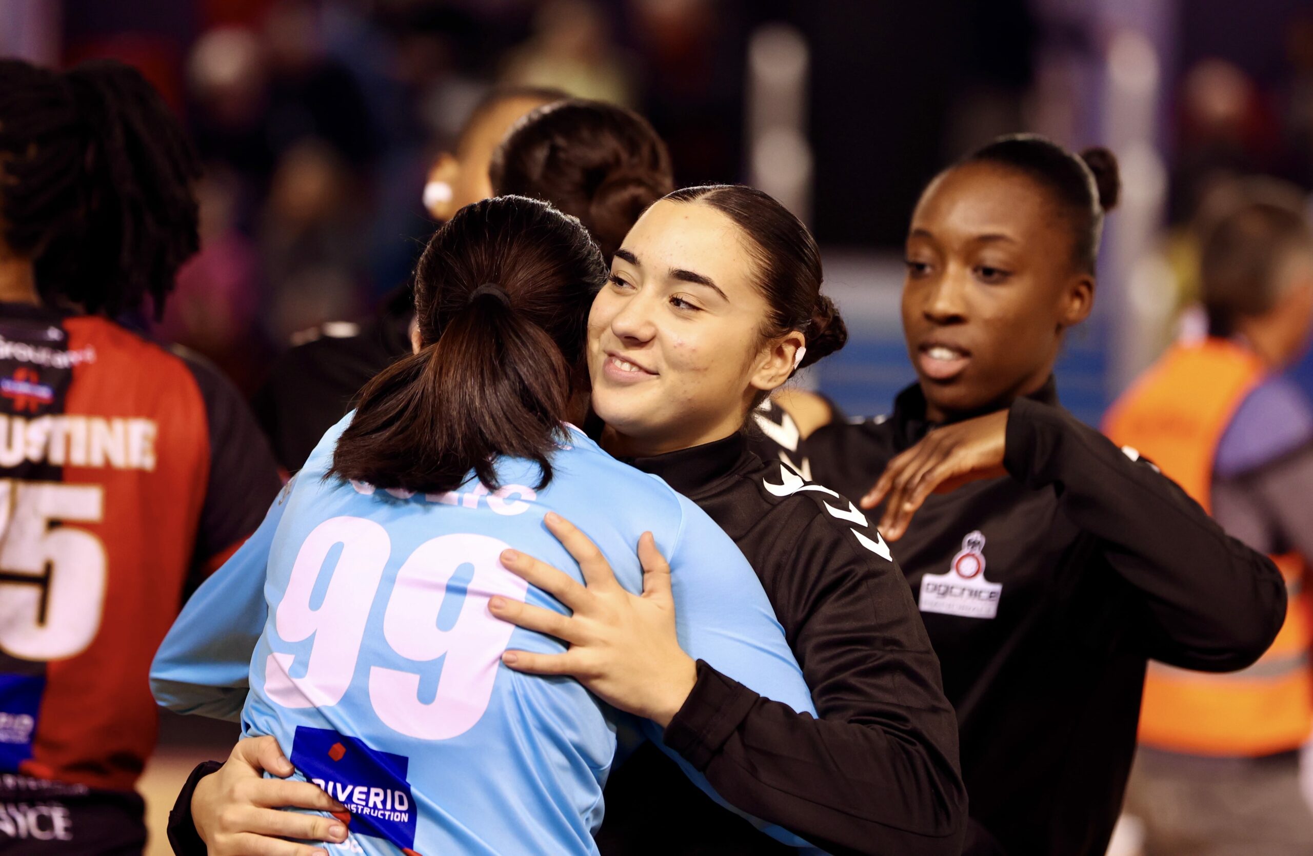 Netty Archier : « Une vraie cohésion entre les filles du centre de formation » - OGC Nice Handball